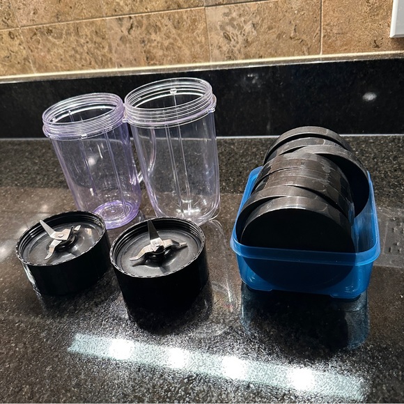 Magic Bullet | Kitchen | Magic Bullet Single Serve Cups With Lids ...